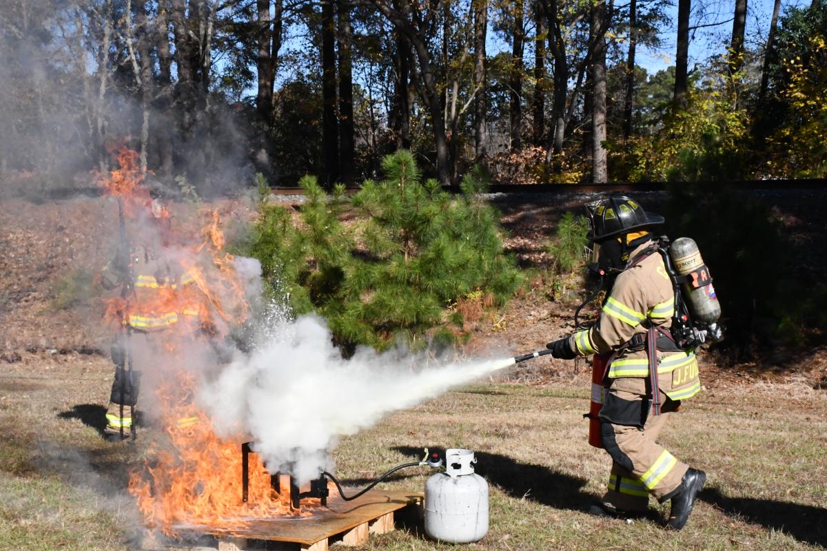 Día de Acción de Gracias: cómo evitar incendios al freír el pavo